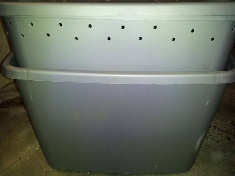 How to Make a Worm Farm and Castings for under $20 - GardensAll