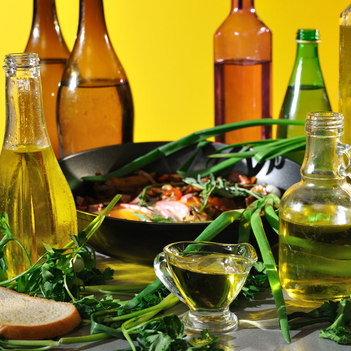 Best Cooking Oils For High Heat and Why - GardensAll